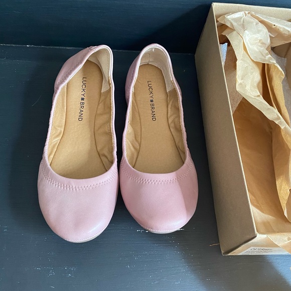 Lucky Brand | Shoes | Nib Sz 9 Lucky Flats | Poshmark
